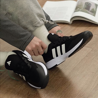 adidas阿迪达斯GAMECOURT 2网球鞋2026夏男舒适训练运动鞋 KI0780