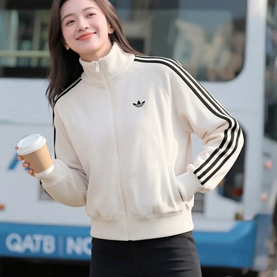 阿迪达斯三叶草女装白色立领开衫外套26春季新款针织运动服KQ5490