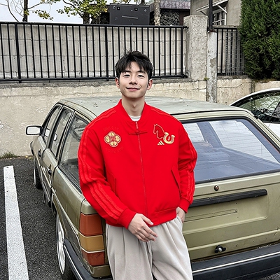 阿迪达斯男装新年款红色夹克2026春季新款飞行员外套运动服KQ5094