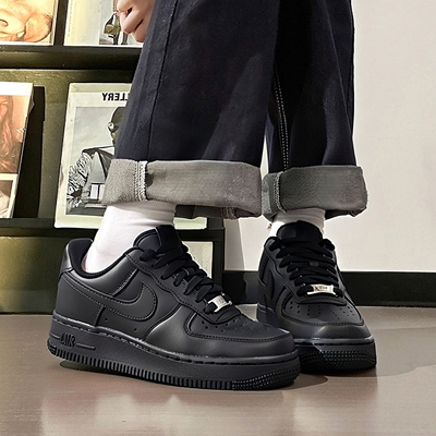 NIKE空军一号低帮板鞋休闲鞋