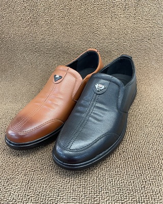 闻宇皮鞋2022时尚简约百搭休闲平跟春秋牛皮套脚牛皮男单鞋W0311