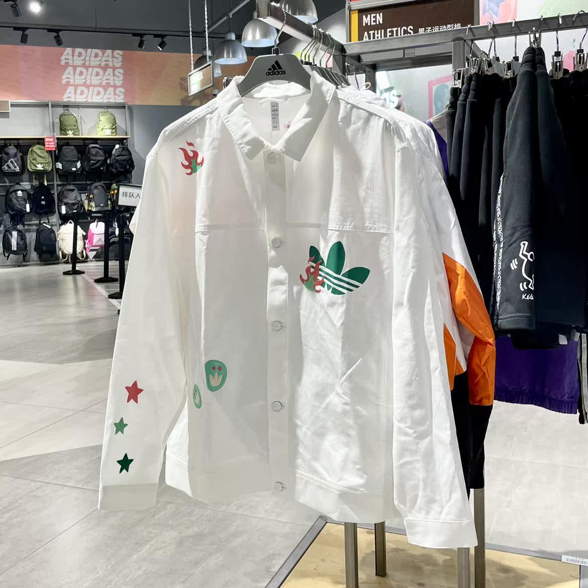 阿迪达斯印花外套,阿迪达斯潮流,阿迪达斯_大山谷图库