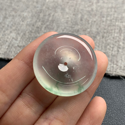 天然A货缅甸翡翠 平安扣 尺寸 : 29.6-5.9