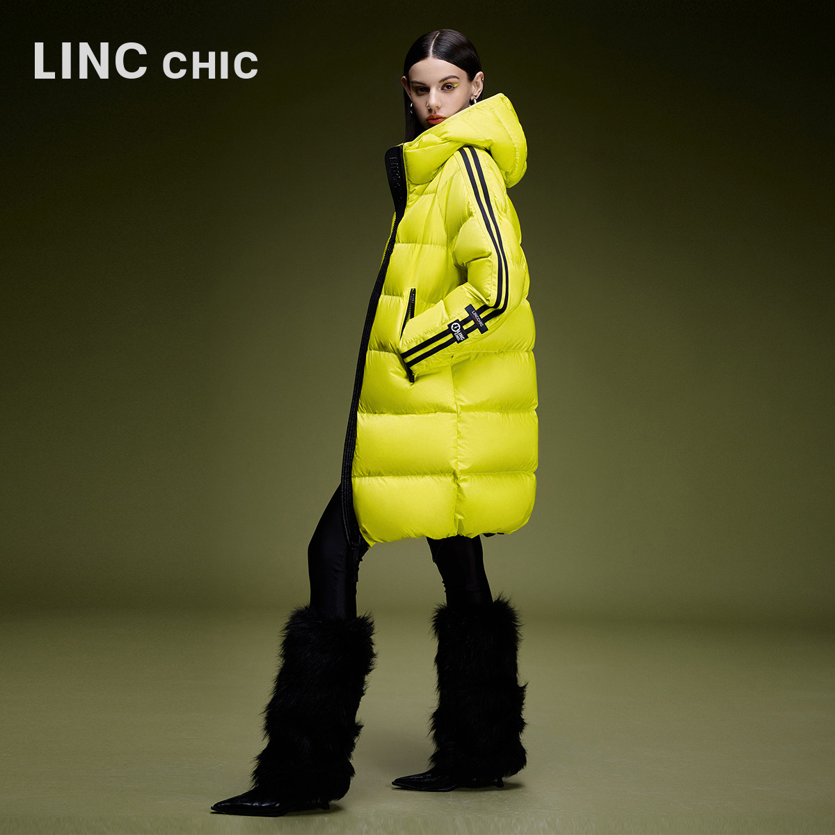 LINCCHIC金羽杰2024年冬季新款连帽运动感中长款面包羽绒服女6251