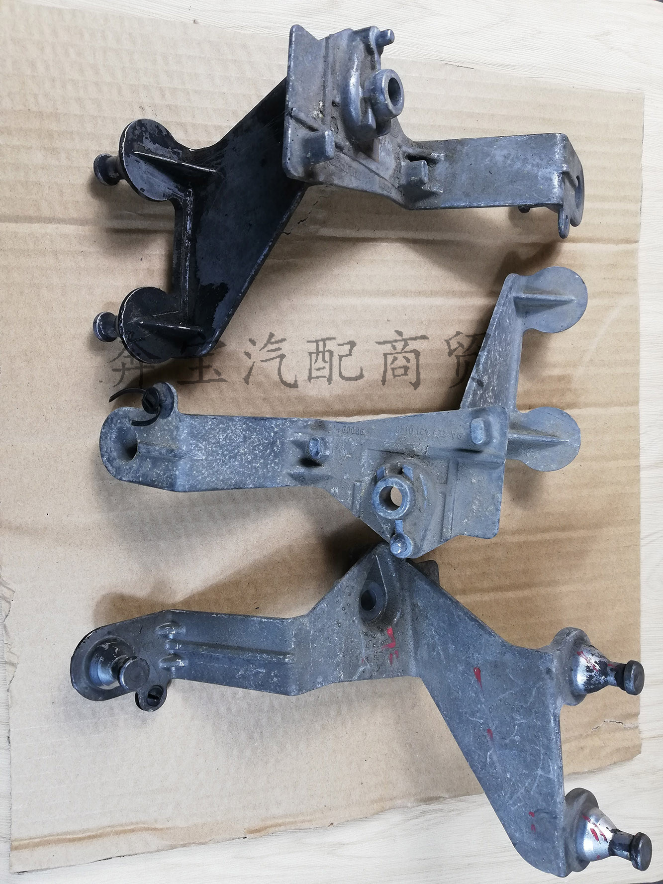 适用于奔驰W220 S280 S320 S350 S500 S600 ABS泵支架 刹车泵支架