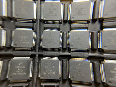 S9S12G64MLH S9S12G64F0MLH散新原字及时发货 实体现货质量保证