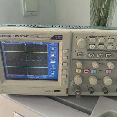 TDS2014C 泰克数字存储示波器 100MHz 2GS/s议价维修