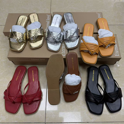 女交叉带平底防滑舒适一字拖