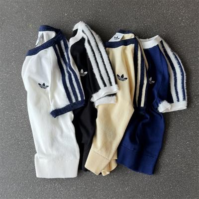 Adidas三叶草 女子运动休闲潮流毛绒三条纹短袖T恤 KS7376 KS9952