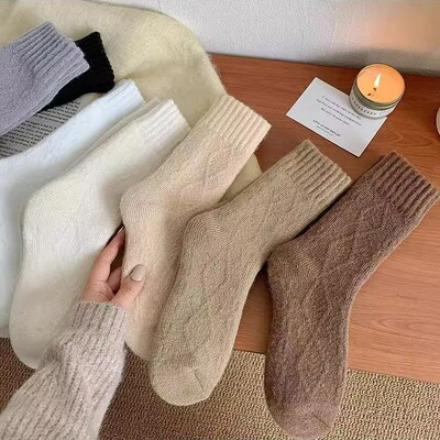Wool socks with plush and thickened midsole socks