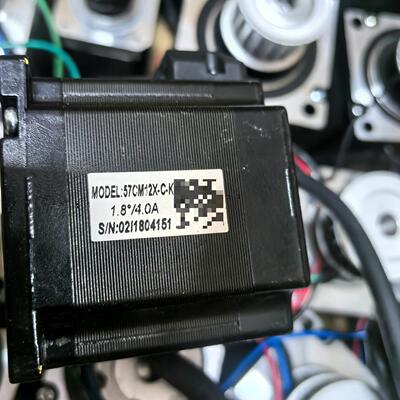 雷赛57步进马达。型号57HS21A 57CM2X-C-k