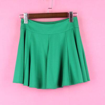 时尚绿色敞摆百搭短裙