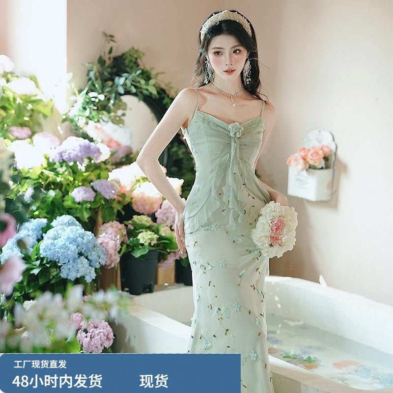 绝美不撞款连衣裙海边度假氛围感裙子女夏季新款立体碎花吊带长裙