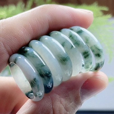 特价翡翠戒指糯冰种飘花绿戒圈老坑玉花天然翡翠指环男女食中尾戒