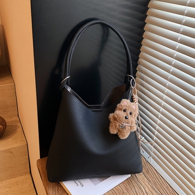 今年流行爆款包包女2025新款超火小众时尚腋下包百搭单肩斜挎包潮