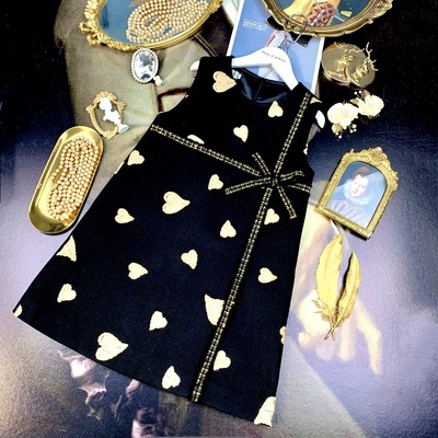 黑色连衣裙爱心背心裙毛呢刺绣