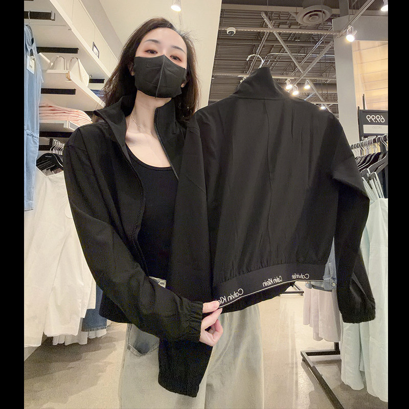 CK Calvin Klein女士新款时尚潮流速干立领拉链外套防晒服CW733