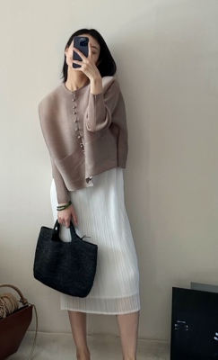 TVTV 东方美学～褶皱盘扣细牙签褶栗子宽松棕色卡其色开衫上衣