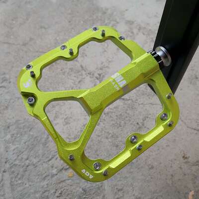 软尾山地车脚踏板3轴承公路自行车润滑脚蹬子加强防滑钉BMX脚踏板