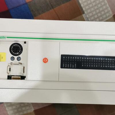 TWDLCAE40DRF TWDAMI2HT PLC模块