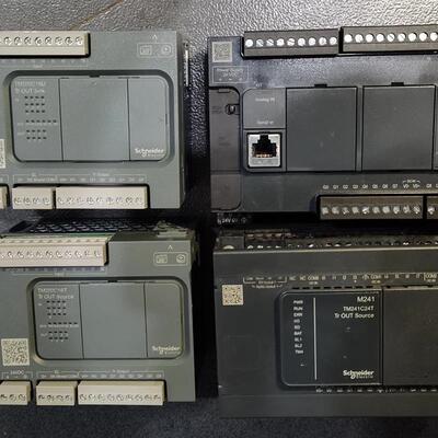 * TM221C40U TM241C24T  PLC模块 成色新 现货