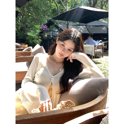 VASSE美蟹超百搭莱赛尔天丝V领防晒针织女夏显瘦透气竖纹柔软小衫