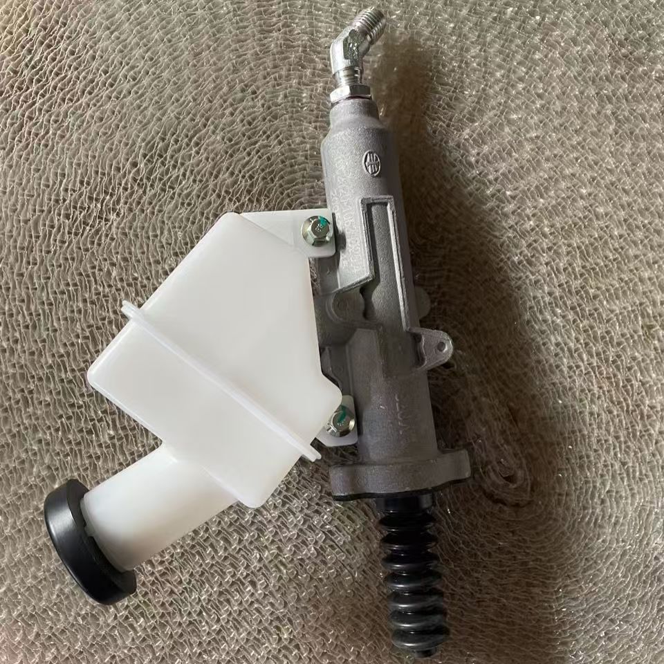 青岛解放JH6驾驶室离合器总泵带贮油杯总成离合器泵带油壶原厂件