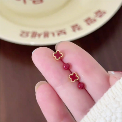 秋冬氛围感红色四叶花珠耳