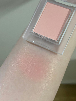 肉色桃子粉金色美哭了 蜜桃掌门人holika单色眼影super peach细闪