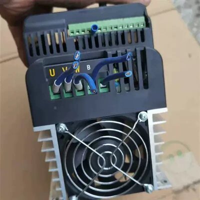议价.7YMU5K变频器ZD7100-.5GW3