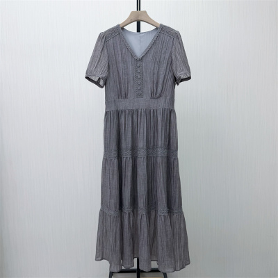 香●2026夏季新品 法式v领连衣裙女气质显瘦小清新a字茶歇裙1454