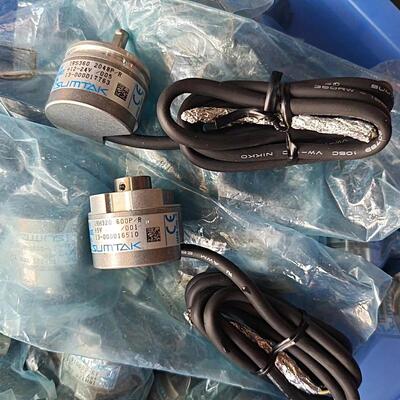 议价SUMTAK IRS320 IRS 旋转编码器 600P/R +5V 工业测速配件维修