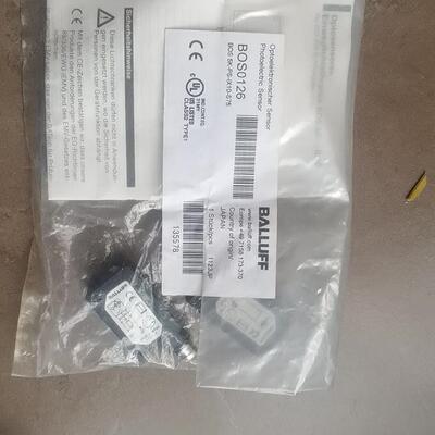 议价BOS0126 BOS 5K-PS-IX10-S75 巴鲁夫光电传感器 工控配件维修