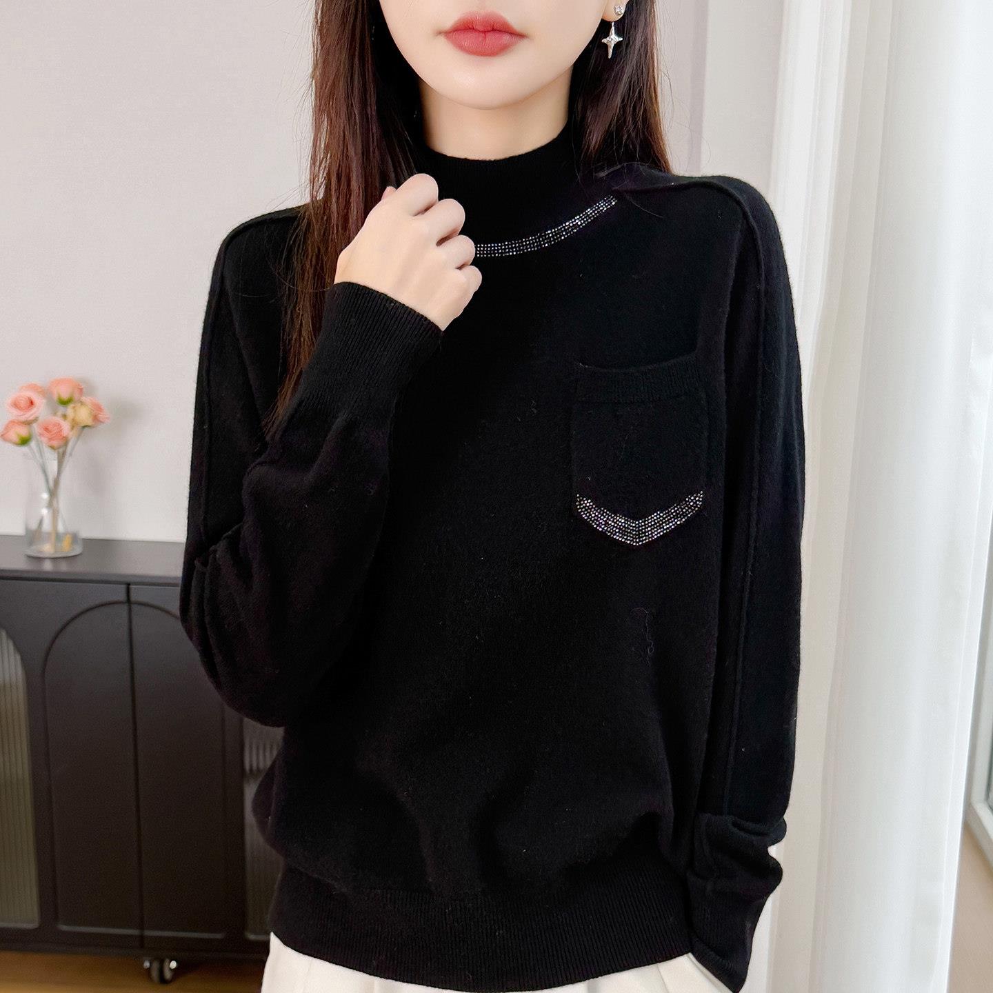 高级轻奢烫钻半高领加厚毛衣内搭女时尚保暖休闲新款针织打底衫