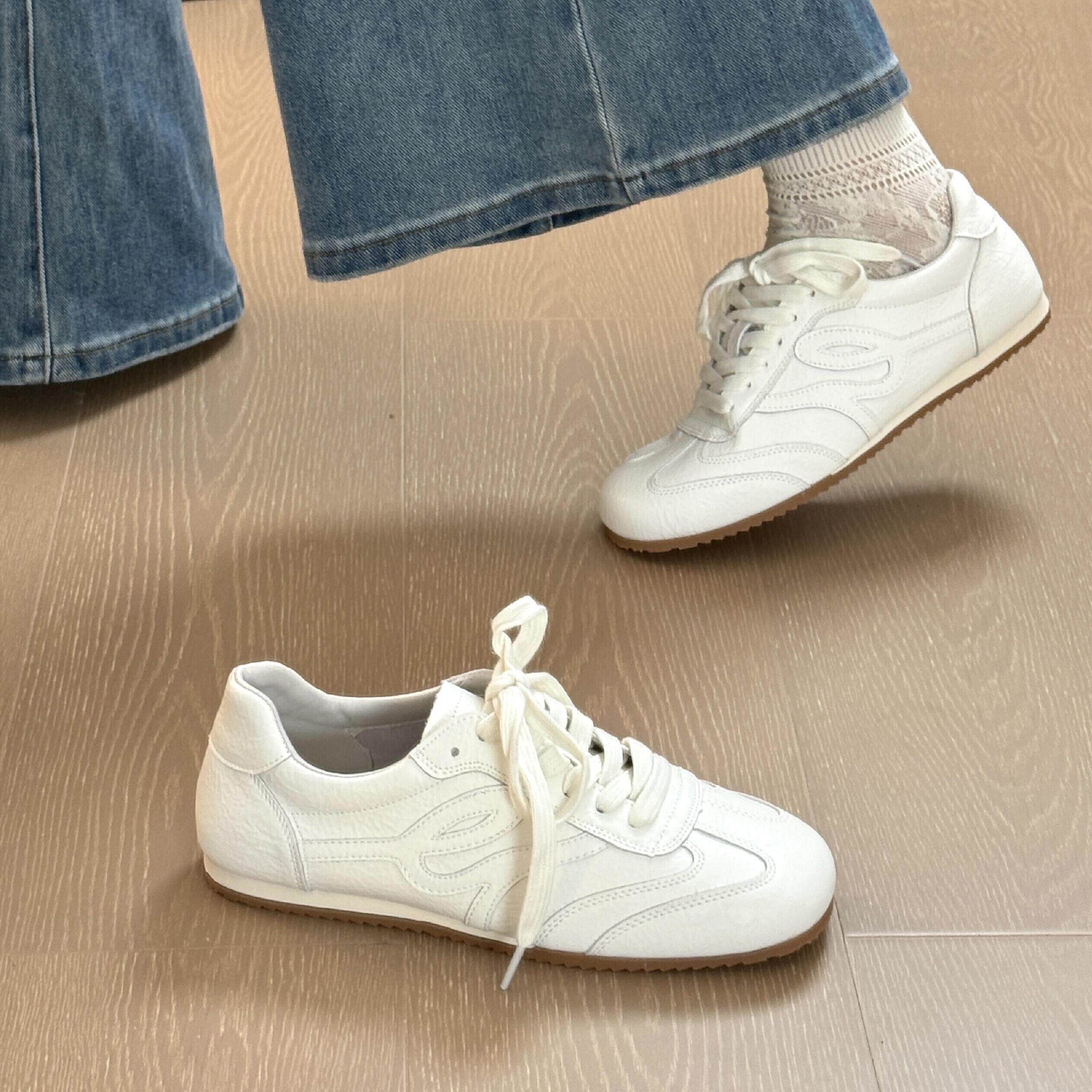复古小白鞋女2026年春夏季新品软底阿甘德训鞋轻便休闲鞋运动板鞋