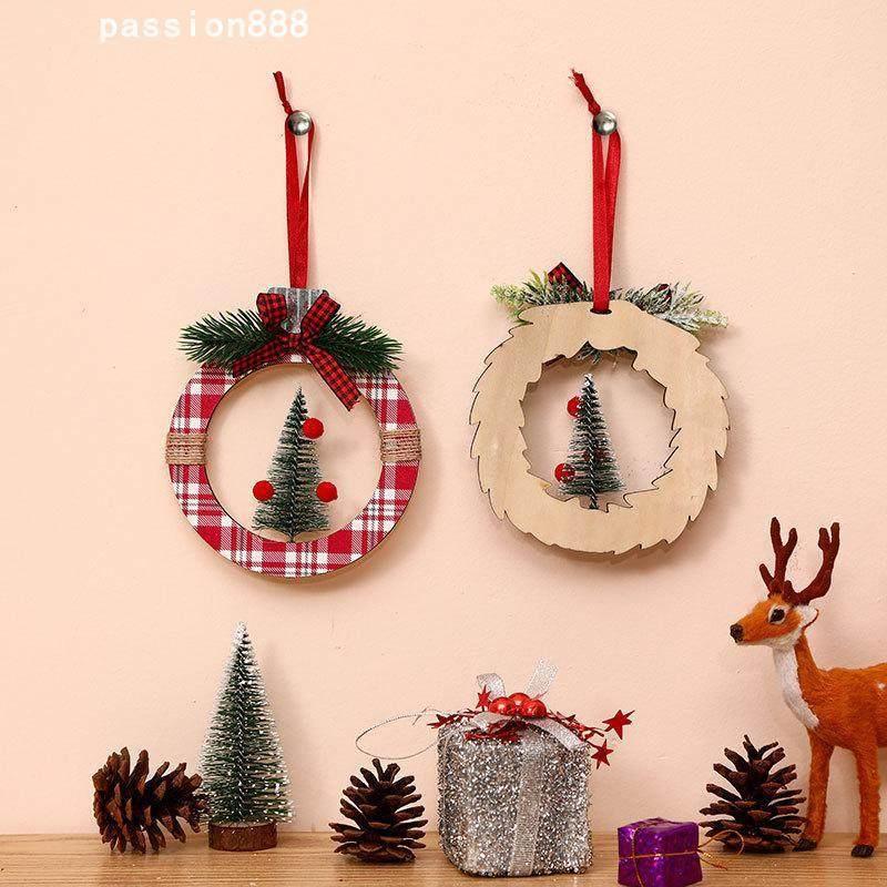 Christmas decorations arrangement of cedar trees圣诞节雪松