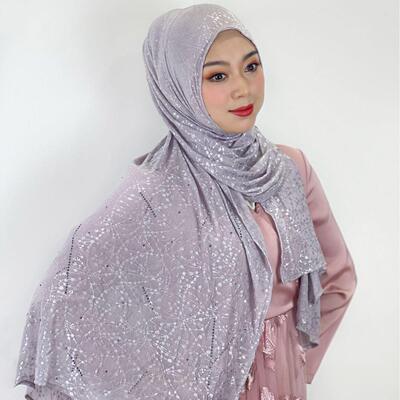 Malay women's headscarf, long scarf, grid patterned