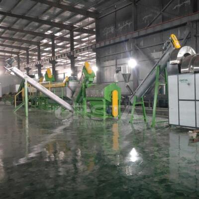 化工机油瓶废塑料处置利用机，HDPE化学瓶破碎清洗瓶片机