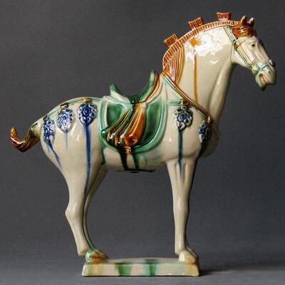 唐三彩马三花高樱马陶瓷马工艺品摆设件家居具饰马到成功旺财
