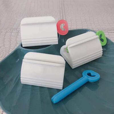 TikTok toothpaste squeezer, lazy person's facial cleanser pr