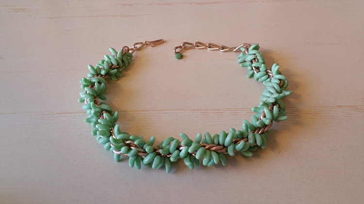 质数堂轻藏品—《绿浅梦寐》 柏林手工制作香蕉琉璃珠项链