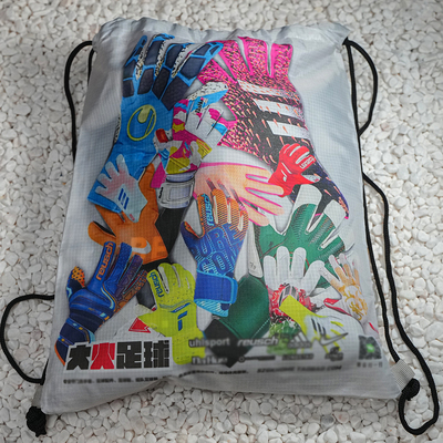 大火足球守门员手套两双手套