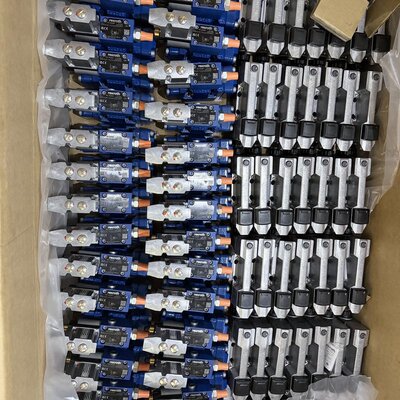 阀4WREE 6 W32-3X/V4WREE 6 E16-3X/V/24A14WREE 6 E25-3X/V/24A1