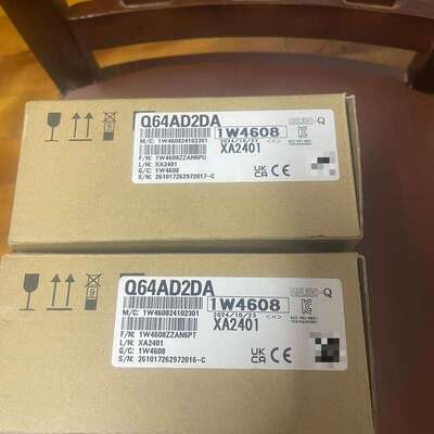 议价模块Q64AD2DA两台，实物如下图所示，正可维修
