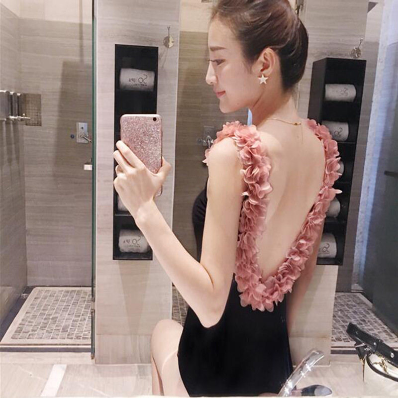 ins网红同款小香风性感深V连体泳衣女立体仿真花瓣小胸露背