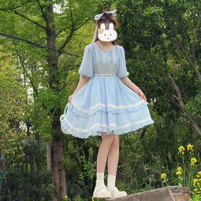 Y4605木耳边半开扣圆领短袖连衣裙