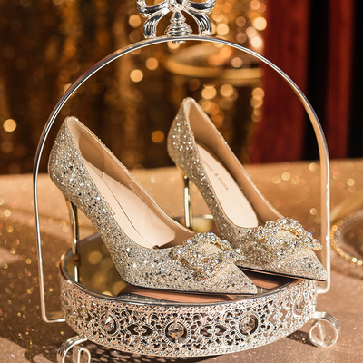 香槟色水钻尖头细跟不累脚婚鞋