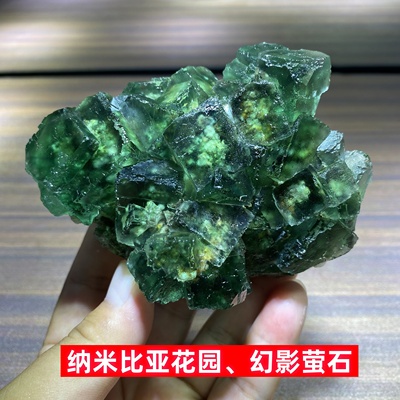 绿色萤石矿物标本晶体宝石奇石