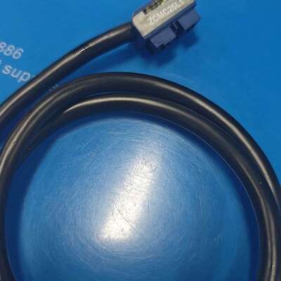 议价全新正品工业连接线，型号ZCMC25L1，黑色线材，接口完整