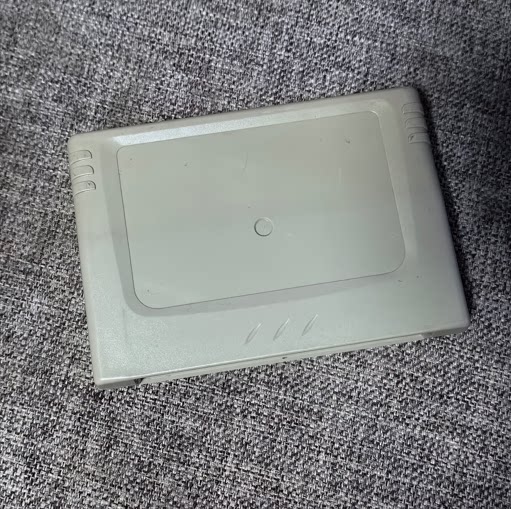 世嘉土星SS主机适用的 原装日版 记忆卡 记录卡 灰色 白色
